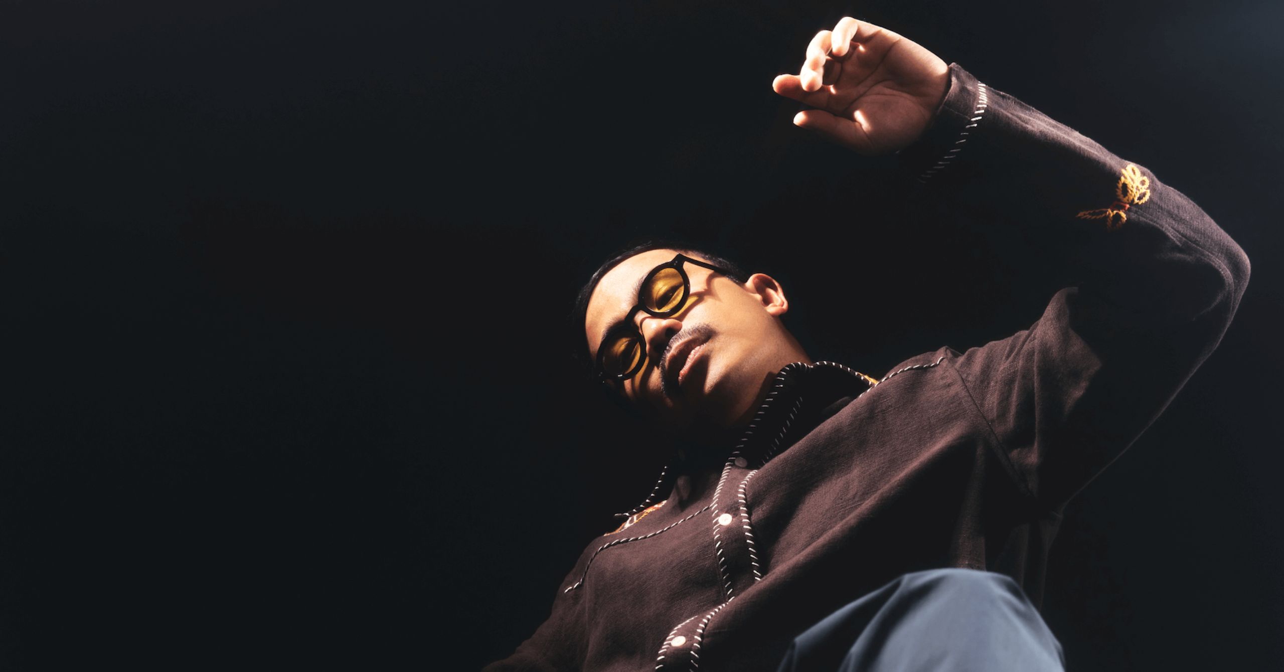 Crwn On His Debut Record Séance: "We’re summoning love in this album."